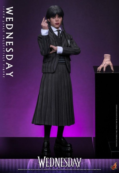 Wednesday Addams Merchandise & Figuren | Actionfiguren24 - Collector's ...